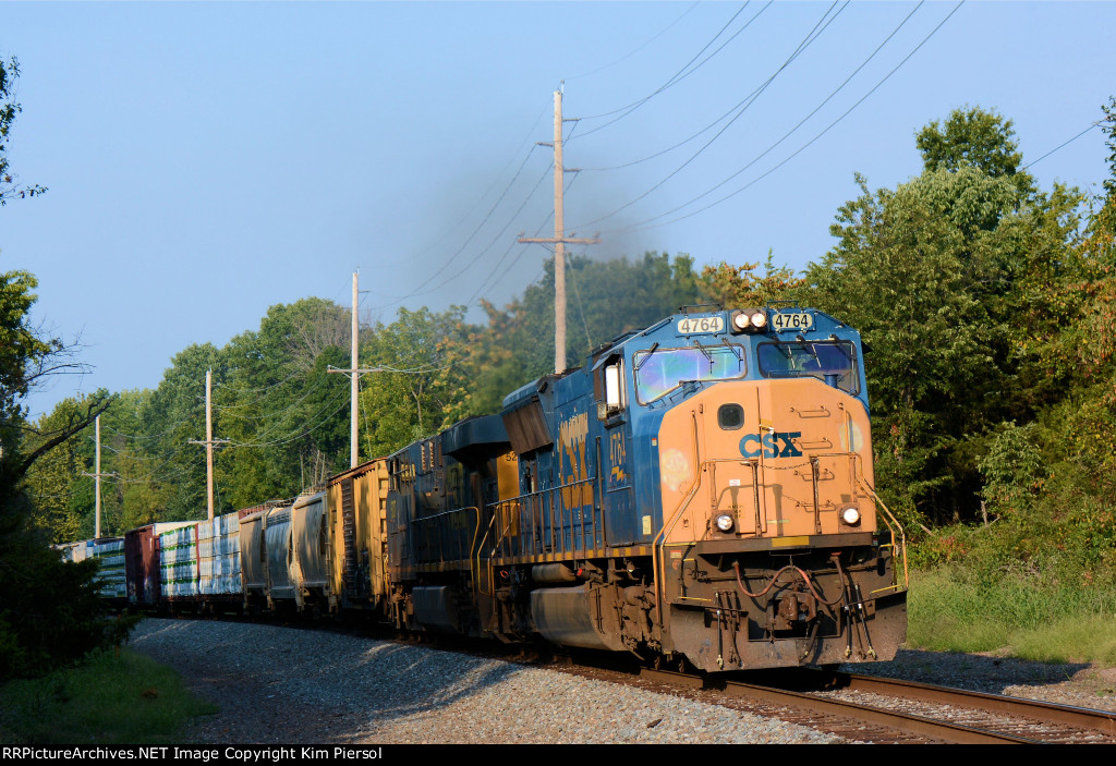 CSX 4764 Q417